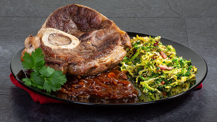 Jungbullen-Beinscheibe auf Zwiebeln geschmort | Rezepte | HIT