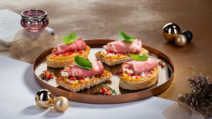 Wasabi-Roastbeef-Canapés | Rezepte | HIT